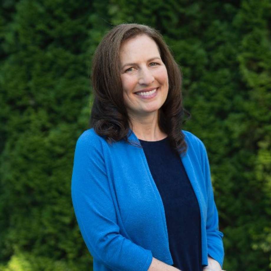 Dr. Kim Schrier – Feminist Majority PAC